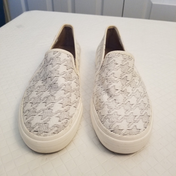 Keds | Shoes | Keds Slip On Sneakers Whitebeige Houndstooth Pattern ...